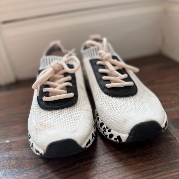 True Craft | Shoes | True Craft White And Black Sneakers With Bold ...